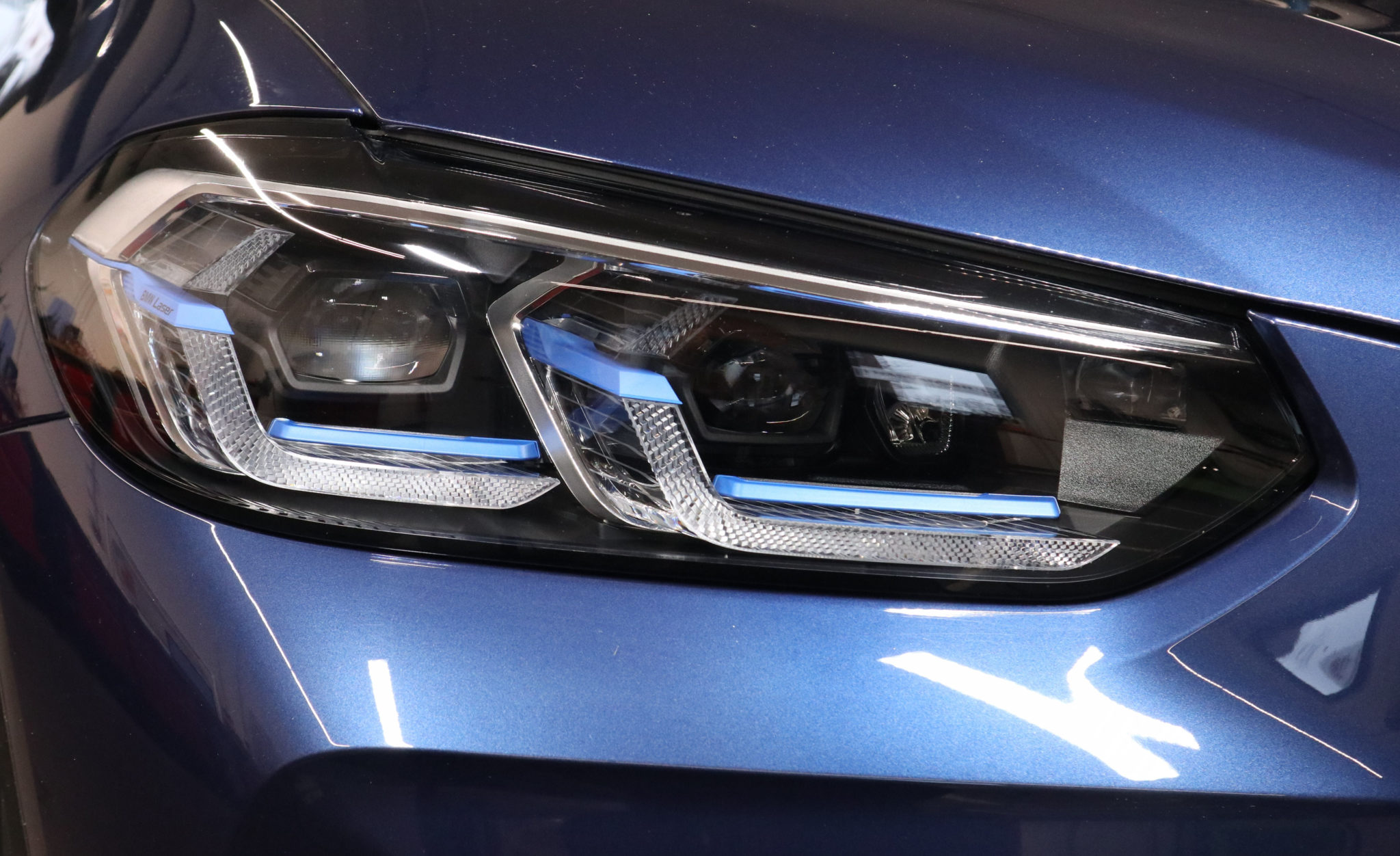 Laser-Lichttechnik im Scheinwerfer - Trainmobil